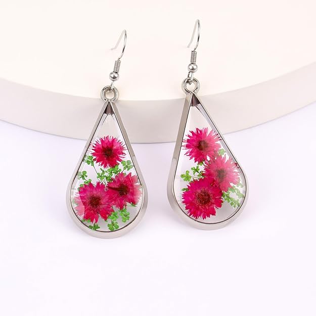 Pressed flower necklaces and earring, $5+ | Smart Savers